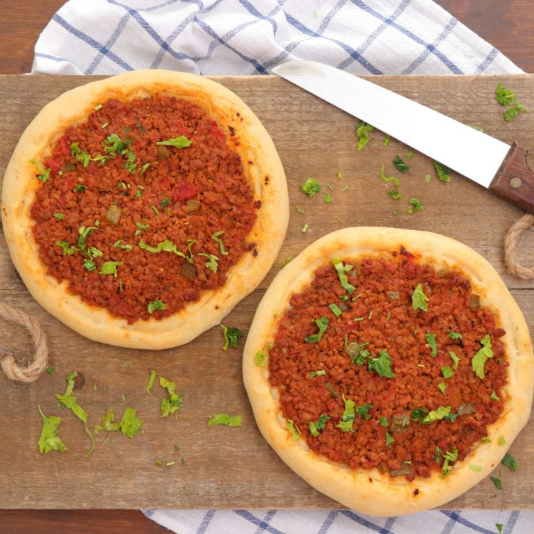 Pide το ανατολίτικο πεϊνιρλί με κιμά - paxxi