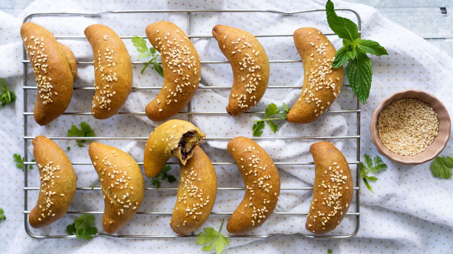 Κυπριακά νηστίσιμα ελιοπιτάκια - paxxi